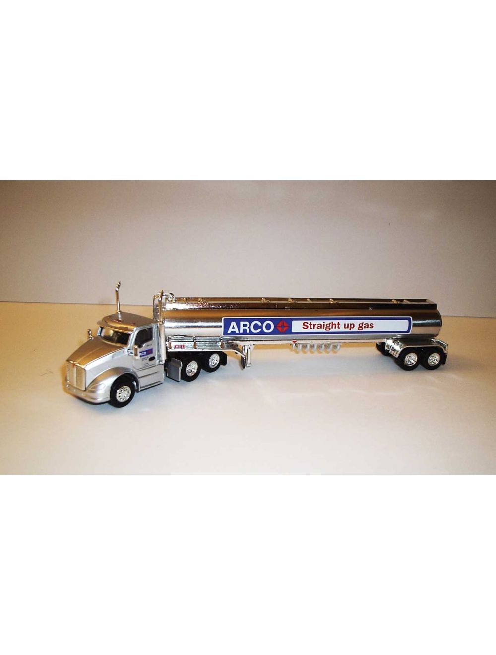 Trucks N Stuff TNS098 Arco gas tanker