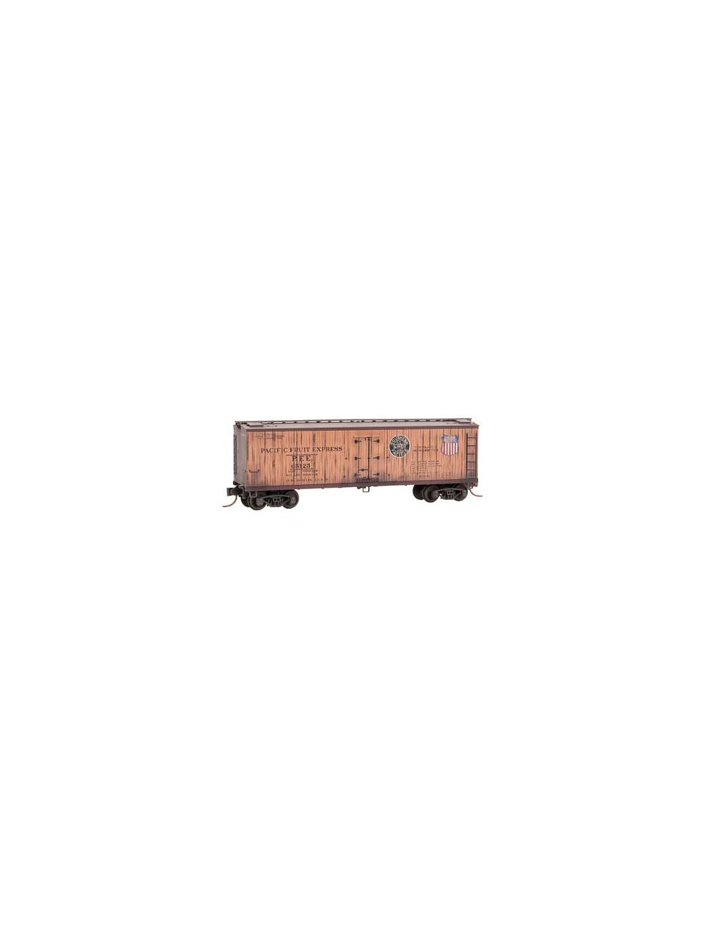 micro trains 4744145 pfe weathered boxcar