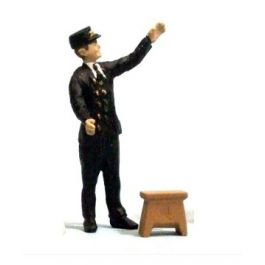 arttista 1572 conductor w/step stool, O scale