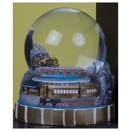 lionel 9-33051 golden train snow globe